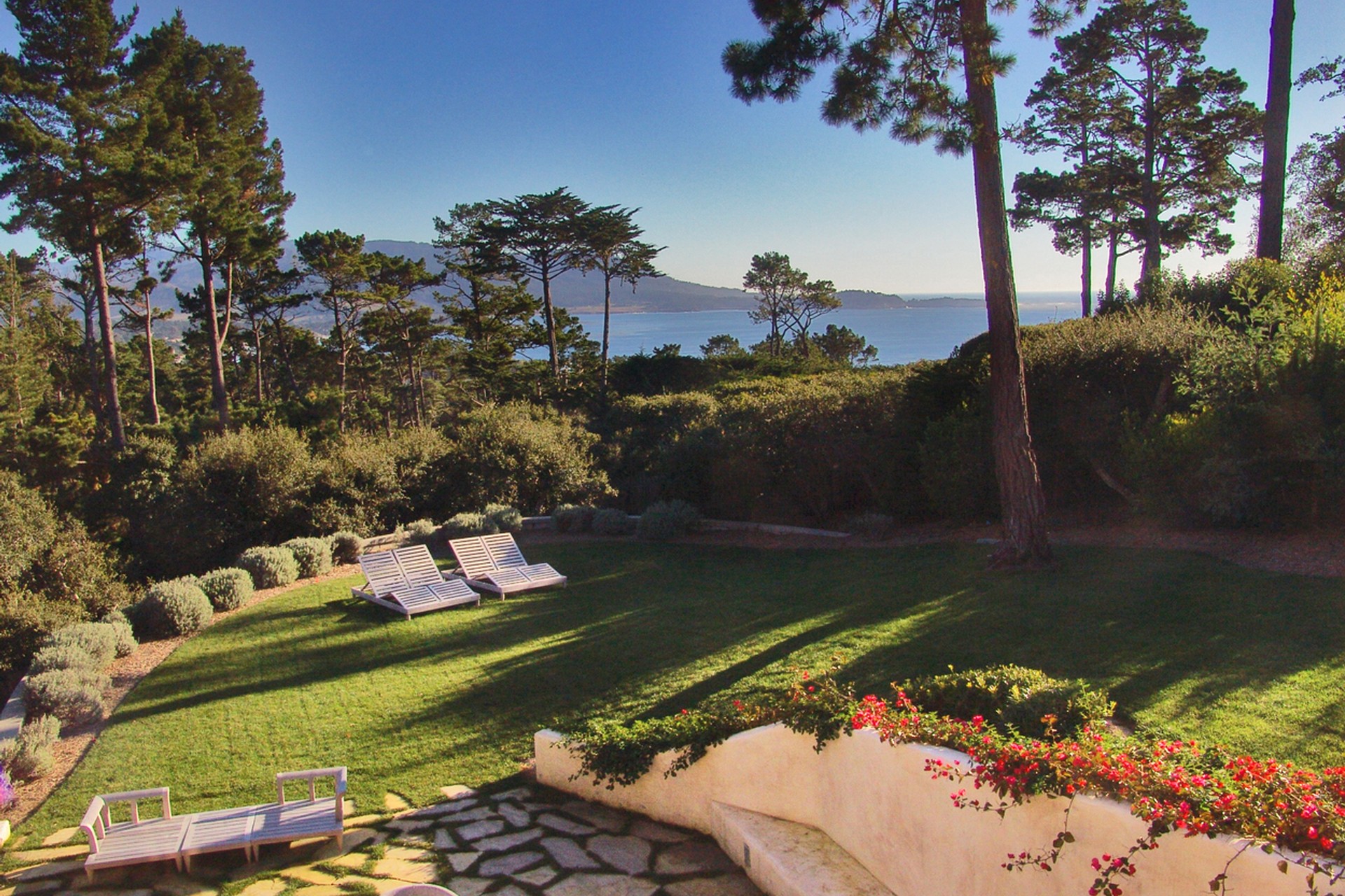 Susan Freeland - Expect a Difference - Carmel and Pebble Beach Real Estate